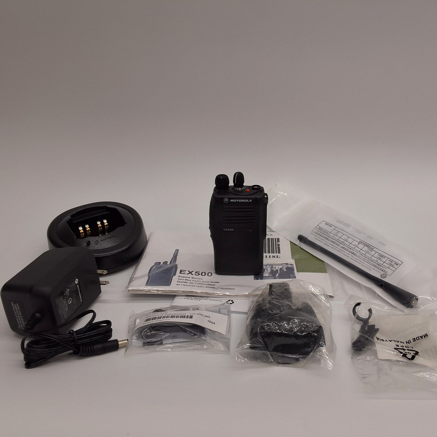 Motorola EX500 AAH38RDC9AA3AN UHF R1 Two-Way Portable Radio Kit ...