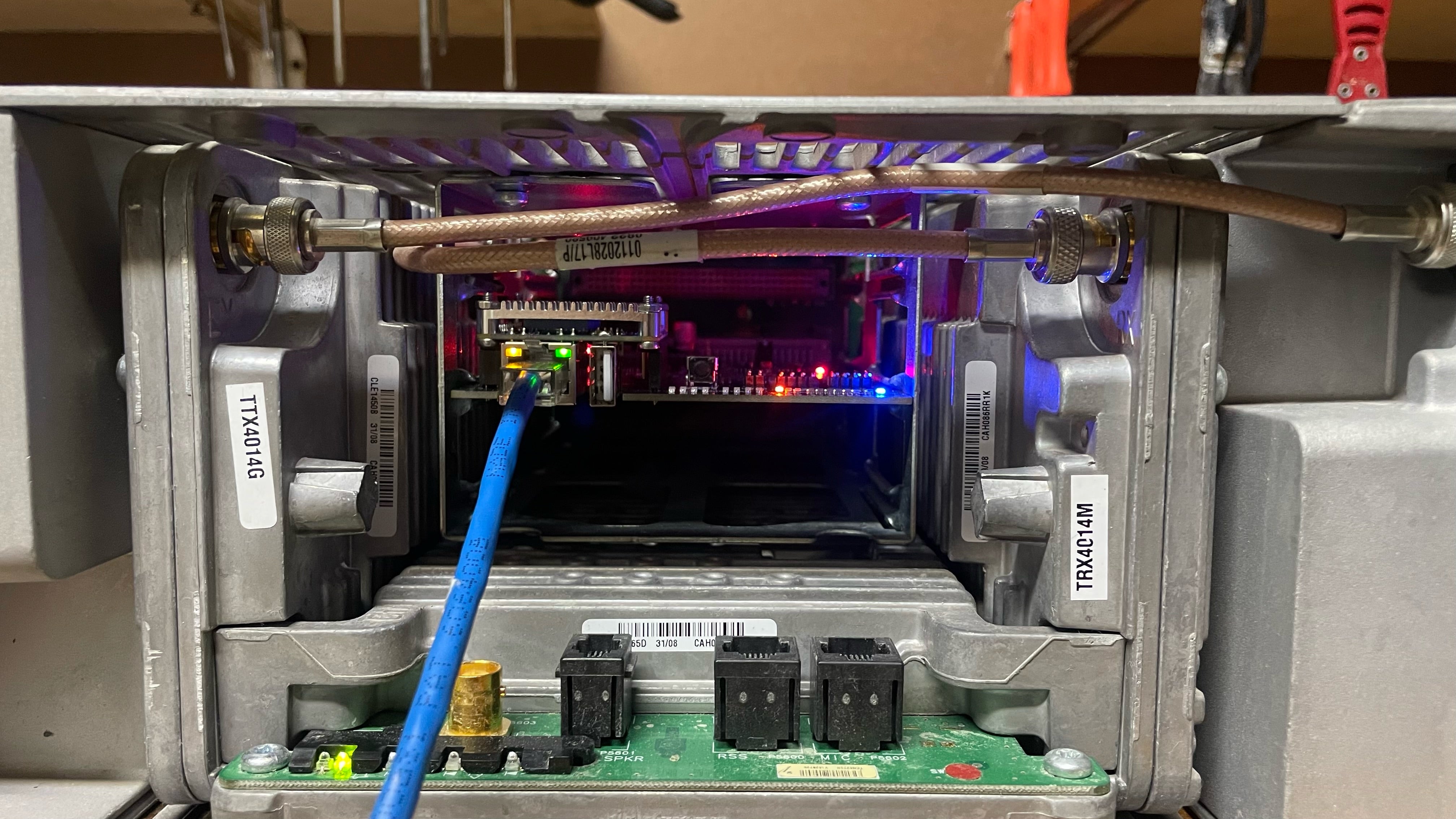 Motorola MTR2000 UHF Repeater ( 435-470MHz ) HAM Modified Pi-Star ...