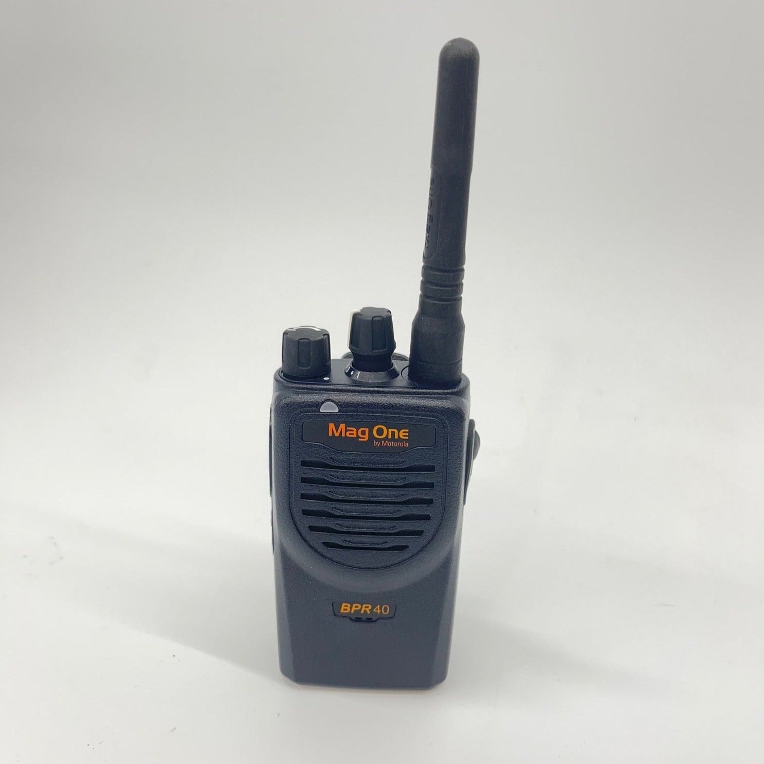 Motorola Mag One BPR40 AAH84RCJ8AA1AN 16-Channel UHF Radio ...